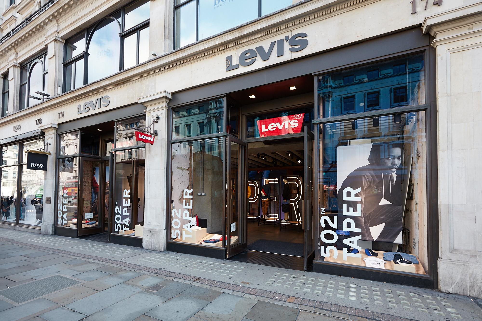 Levi's® - Lucky Fox - UK Visual Merchandising company