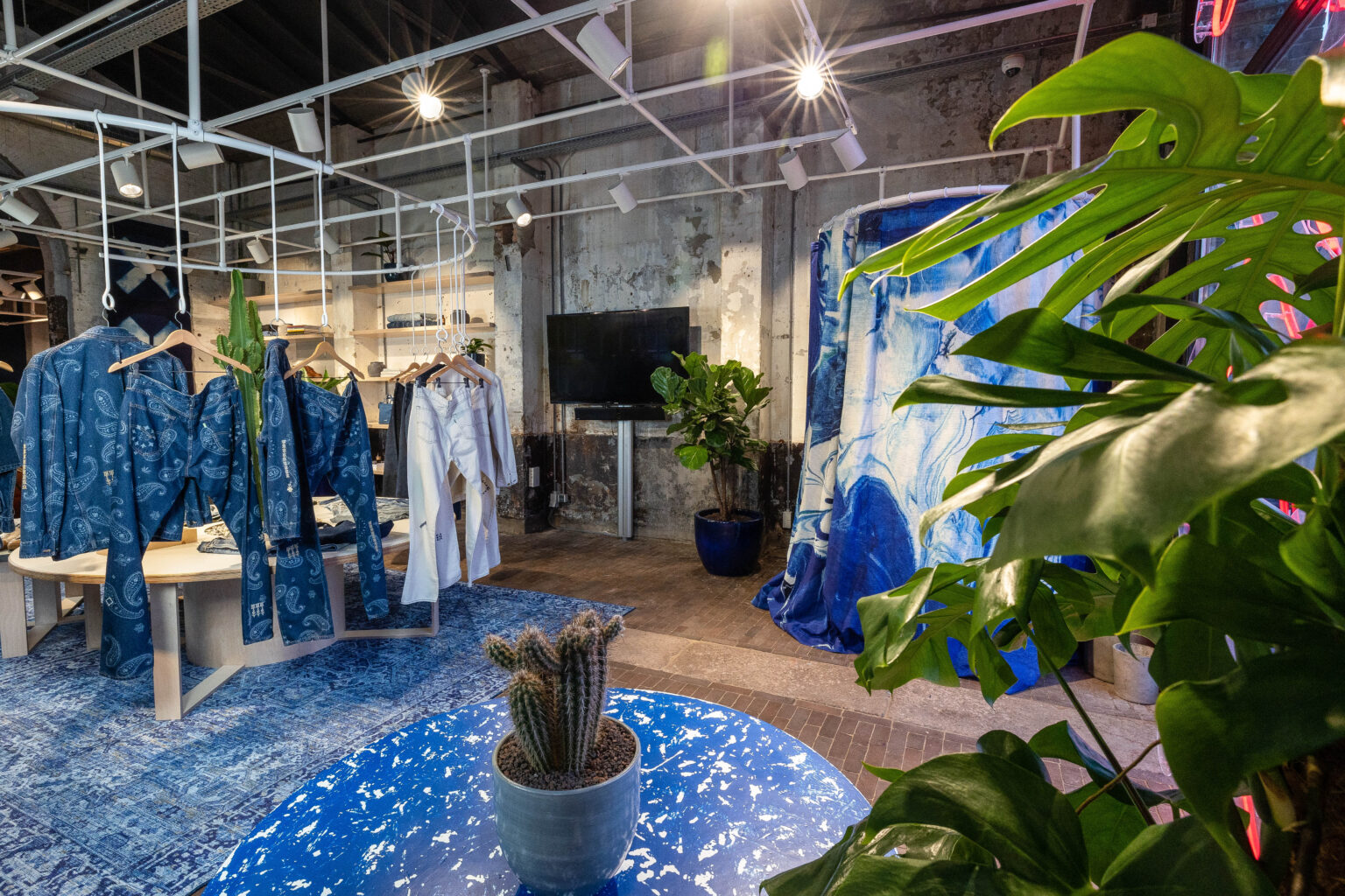 Levi's - Lucky Fox - UK Visual Merchandising company